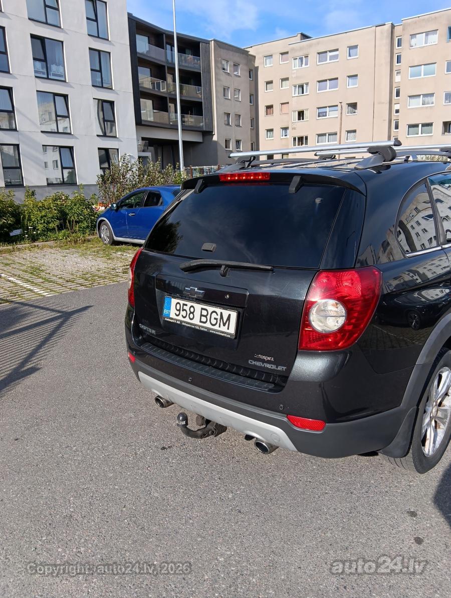 Melns Chevrolet Captiva 2012 Tallina, ar dzinēja tilpumu 2.20 L un nobraukumu 220 tūkst. km par 4300 €, foto 6 vietnē AUTOMOTO.COM.LV