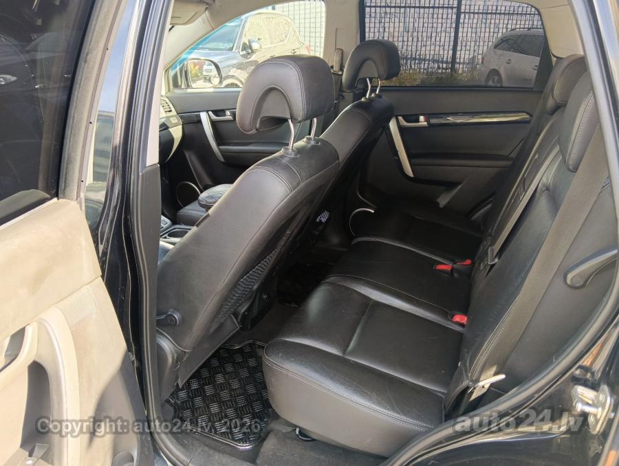 Melns Chevrolet Captiva 2012 Tallina, ar dzinēja tilpumu 2.20 L un nobraukumu 220 tūkst. km par 4300 €, foto 14 vietnē AUTOMOTO.COM.LV