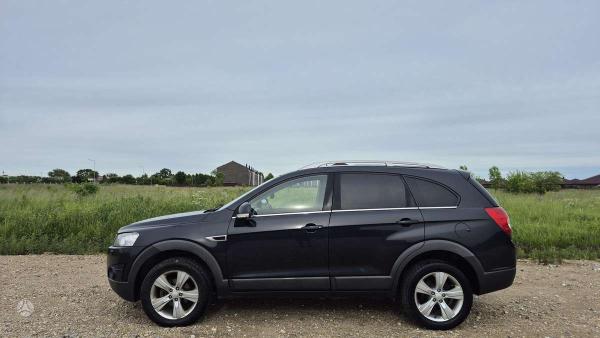 Black Chevrolet Captiva 2012 in Klaipeda, with an engine capacity of 2.23 L and mileage of 350 thousand km for 2650 €, photo 5 on AUTOMOTO.COM.LV