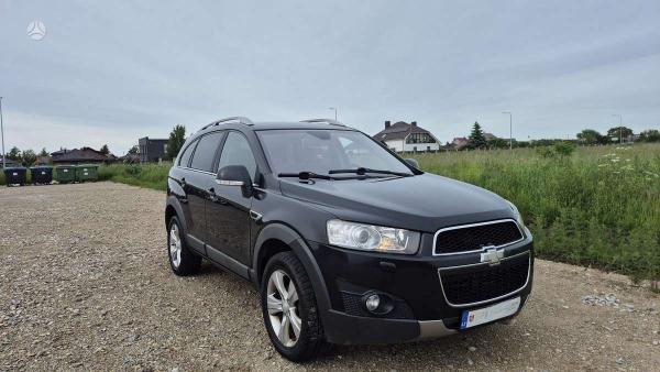 Black Chevrolet Captiva 2012 in Klaipeda, with an engine capacity of 2.23 L and mileage of 350 thousand km for 2650 €, photo 8 on AUTOMOTO.COM.LV