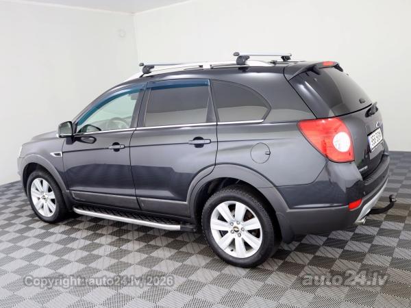 Melns Chevrolet Captiva 2012 Tallina, ar dzinēja tilpumu 2.20 L un nobraukumu 225 tūkst. km par 3999 €, foto 4 vietnē AUTOMOTO.COM.LV