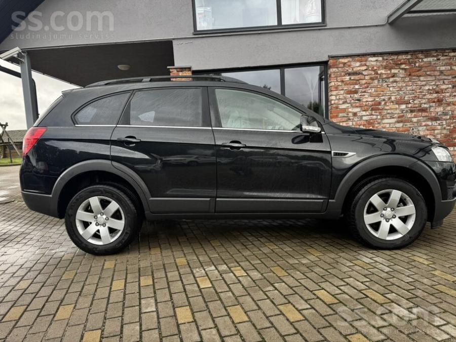 Melns Chevrolet Captiva 2012 Talsi, ar dzinēja tilpumu 2.20 L un nobraukumu 211 tūkst. km par 6500 €, foto 7 vietnē AUTOMOTO.COM.LV