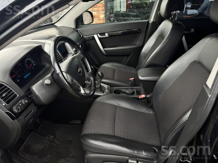 Melns Chevrolet Captiva 2012 Talsi, ar dzinēja tilpumu 2.20 L un nobraukumu 211 tūkst. km par 6500 €, foto 10 vietnē AUTOMOTO.COM.LV