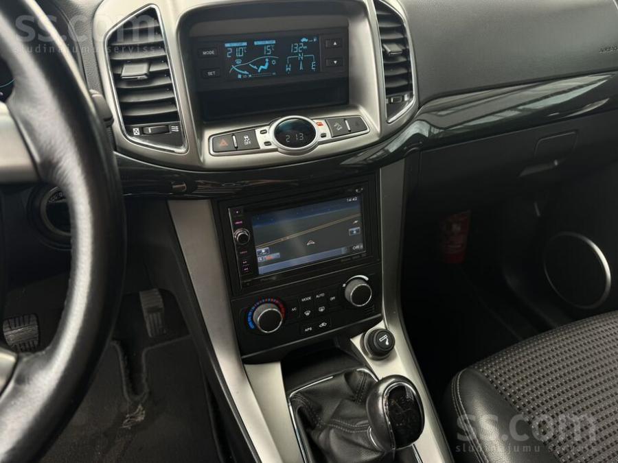 Melns Chevrolet Captiva 2012 Talsi, ar dzinēja tilpumu 2.20 L un nobraukumu 211 tūkst. km par 6500 €, foto 11 vietnē AUTOMOTO.COM.LV