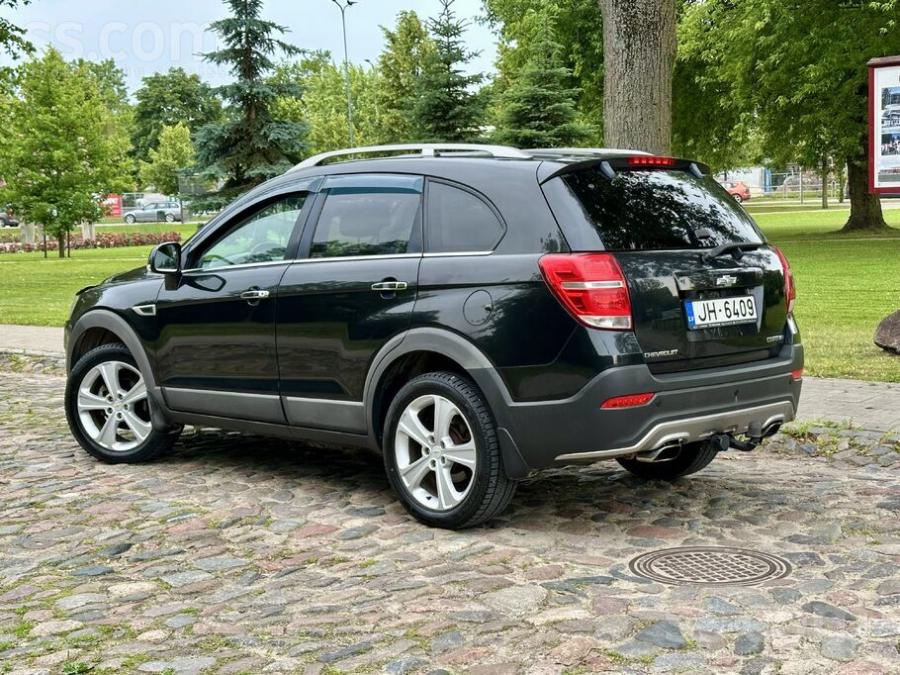 Black Chevrolet Captiva 2013 in Jelgava, with an engine capacity of 2.20 L and mileage of 225 thousand km for 7200 €, photo 2 on AUTOMOTO.COM.LV