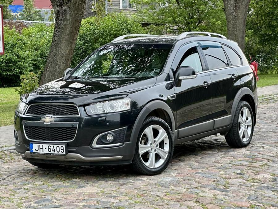 Black Chevrolet Captiva 2013 in Jelgava, with an engine capacity of 2.20 L and mileage of 225 thousand km for 7200 €, photo 3 on AUTOMOTO.COM.LV