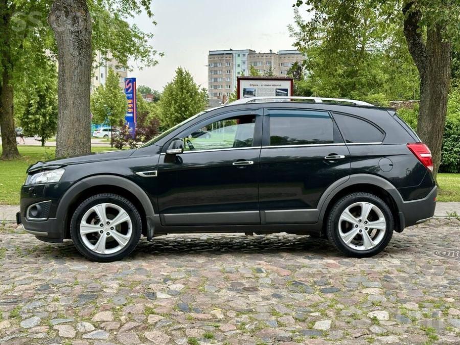 Black Chevrolet Captiva 2013 in Jelgava, with an engine capacity of 2.20 L and mileage of 225 thousand km for 7200 €, photo 5 on AUTOMOTO.COM.LV