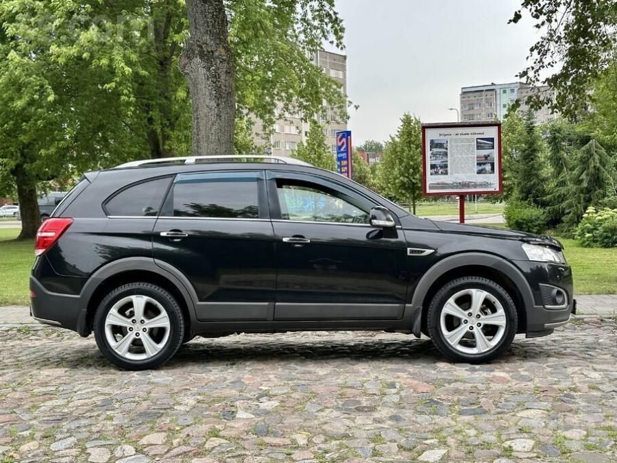 Black Chevrolet Captiva 2013 in Jelgava, with an engine capacity of 2.20 L and mileage of 225 thousand km for 7200 €, photo 6 on AUTOMOTO.COM.LV