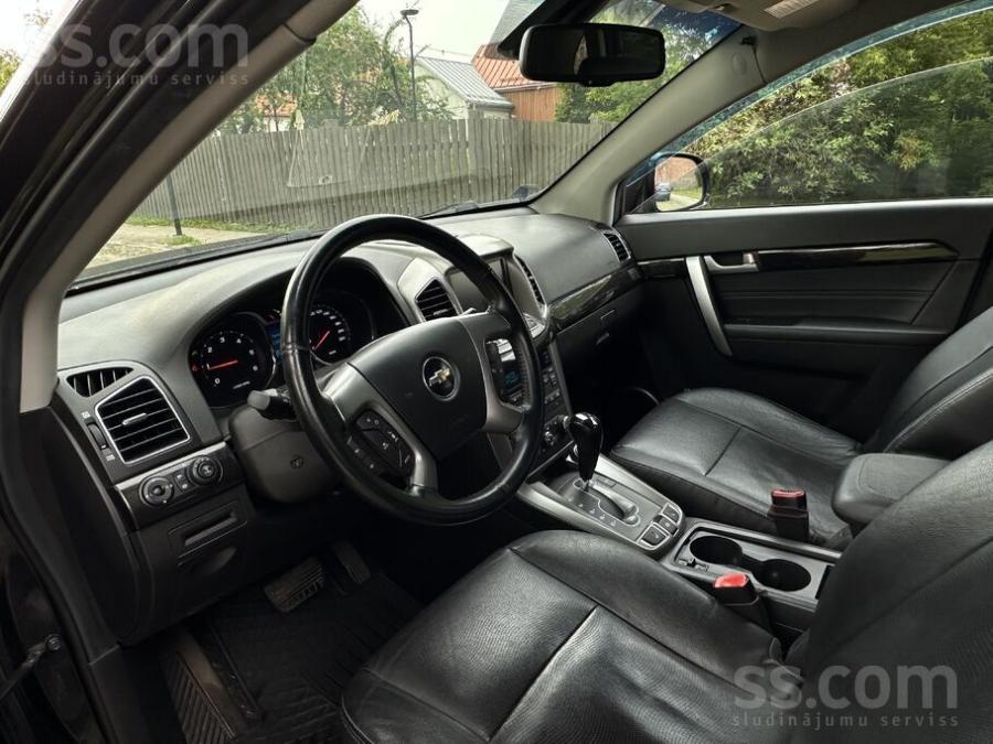 Black Chevrolet Captiva 2013 in Jelgava, with an engine capacity of 2.20 L and mileage of 225 thousand km for 7200 €, photo 9 on AUTOMOTO.COM.LV