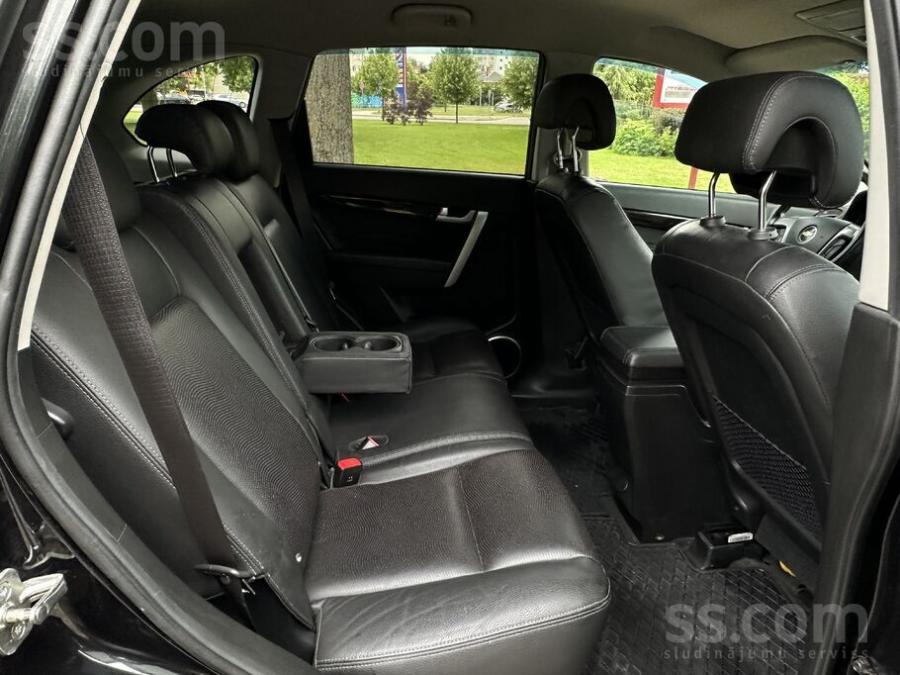 Black Chevrolet Captiva 2013 in Jelgava, with an engine capacity of 2.20 L and mileage of 225 thousand km for 7200 €, photo 12 on AUTOMOTO.COM.LV