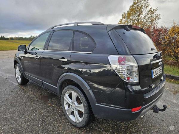 Melns Chevrolet Captiva 2013 Utena, ar dzinēja tilpumu 2.20 L un nobraukumu 350 tūkst. km par 3850 €, foto 6 vietnē AUTOMOTO.COM.LV