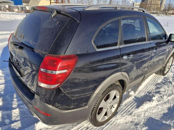 Black Chevrolet Captiva 2013 in Kaunas, with an engine capacity of 2.20 L and mileage of 235 thousand km for 5500 €, photo 6 on AUTOMOTO.COM.LV