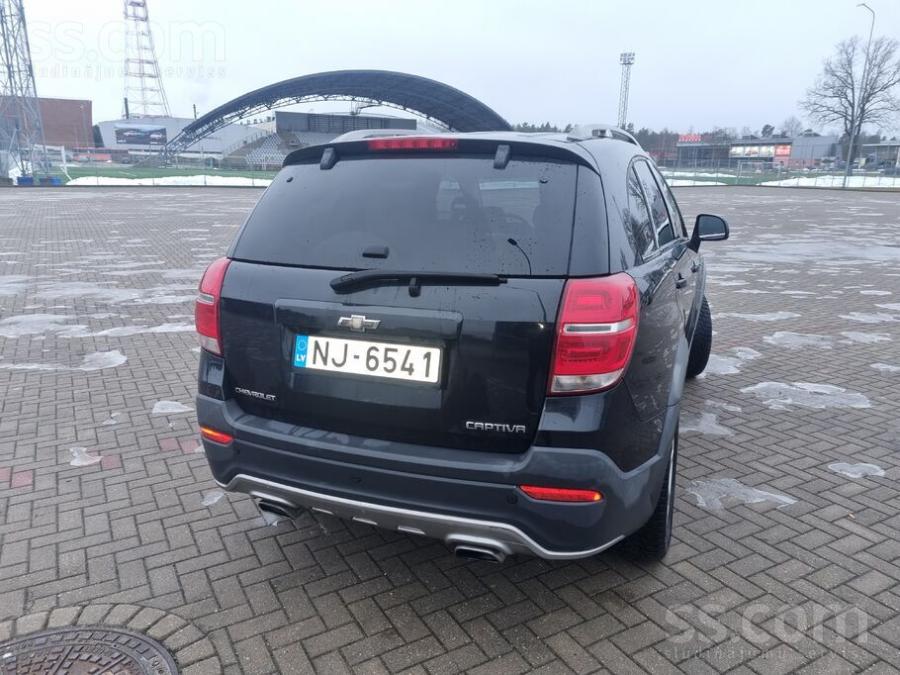 Melns Chevrolet Captiva 2013 Valmiera, ar dzinēja tilpumu 2.20 L un nobraukumu 223 tūkst. km par 5800 €, foto 4 vietnē AUTOMOTO.COM.LV