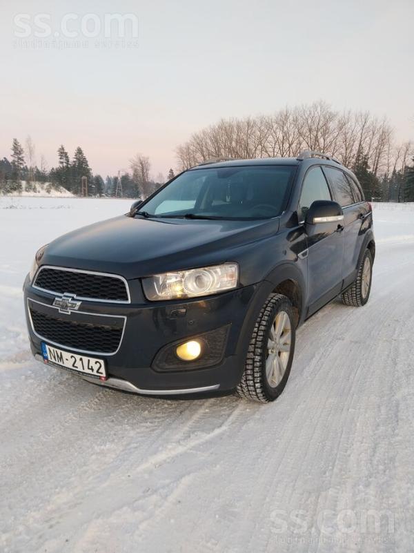 Melns Chevrolet Captiva 2013 Madona, ar dzinēja tilpumu 2.20 L un nobraukumu 286 tūkst. km par 6550 €, foto 3 vietnē AUTOMOTO.COM.LV