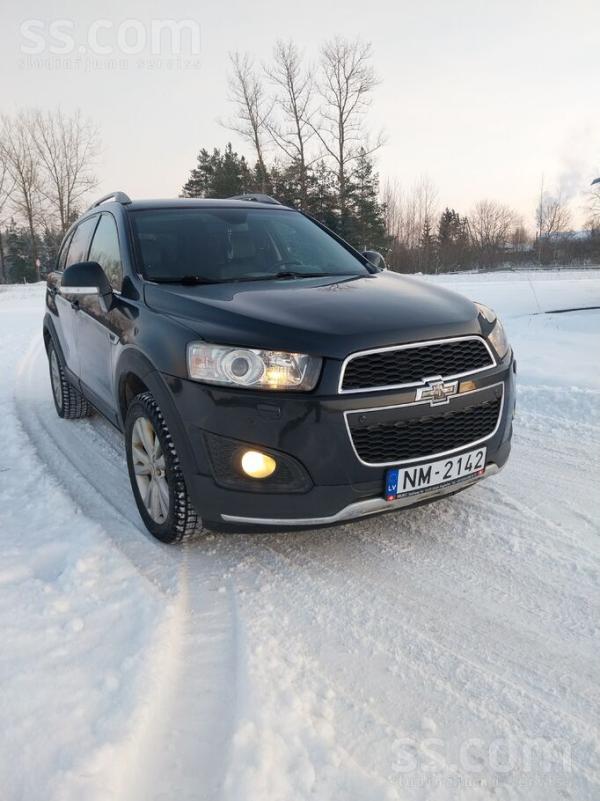 Melns Chevrolet Captiva 2013 Madona, ar dzinēja tilpumu 2.20 L un nobraukumu 286 tūkst. km par 6550 €, foto 4 vietnē AUTOMOTO.COM.LV
