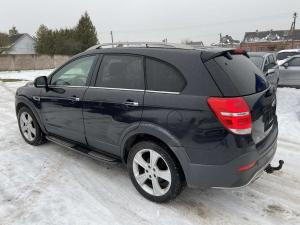 Black Chevrolet Captiva 2013 in Taurage, with an engine capacity of 2.23 L and mileage of 258 thousand km for 4400 €, photo 5 on AUTOMOTO.COM.LV