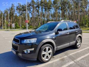 Melns Chevrolet Captiva 2013 Rīga, ar dzinēja tilpumu 2.20 L un nobraukumu 245 tūkst. km par 5300 €, foto  vietnē AUTOMOTO.COM.LV