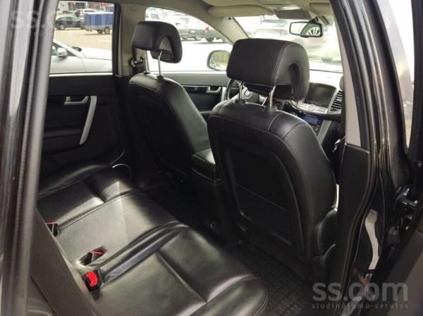 Melns Chevrolet Captiva 2013 Rīga, ar dzinēja tilpumu 2.20 L un nobraukumu 245 tūkst. km par 5300 €, foto 9 vietnē AUTOMOTO.COM.LV