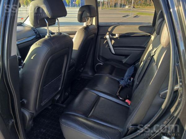Melns Chevrolet Captiva 2013 Rīga, ar dzinēja tilpumu 2.20 L un nobraukumu 245 tūkst. km par 5300 €, foto 10 vietnē AUTOMOTO.COM.LV