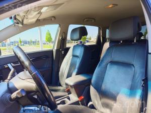 Melns Chevrolet Captiva 2013 Rīga, ar dzinēja tilpumu 2.20 L un nobraukumu 245 tūkst. km par 5300 €, foto 12 vietnē AUTOMOTO.COM.LV