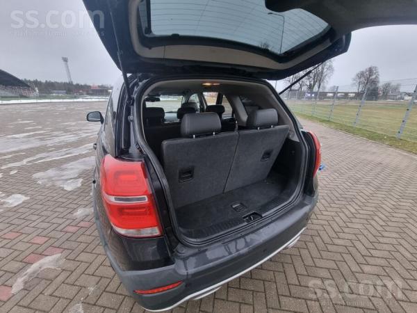 Black Chevrolet Captiva 2013 in Valmiera, with an engine capacity of 2.20 L and mileage of 223 thousand km for 5800 €, photo 10 on AUTOMOTO.COM.LV