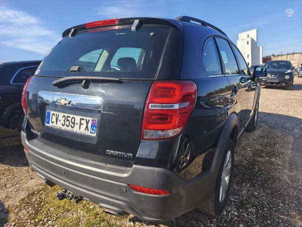 Black Chevrolet Captiva 2013 in Utena, with an engine capacity of 2.20 L and mileage of 217 thousand km for 5350 €, photo 3 on AUTOMOTO.COM.LV
