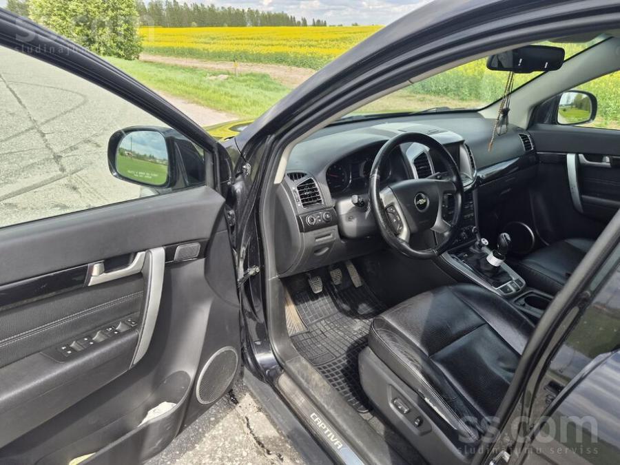 Melns Chevrolet Captiva 2013 Rīga, ar dzinēja tilpumu 2.20 L un nobraukumu 246 tūkst. km par 3800 €, foto 7 vietnē AUTOMOTO.COM.LV