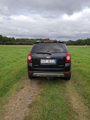 Black Chevrolet Captiva 2013 in Gargzdai, with an engine capacity of 2.23 L and mileage of 213 thousand km for 7200 €, photo  on AUTOMOTO.COM.LV