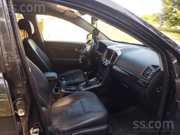 Melns Chevrolet Captiva 2013 Madona, ar dzinēja tilpumu 2.20 L un nobraukumu 291 tūkst. km par 4350 €, foto 7 vietnē AUTOMOTO.COM.LV