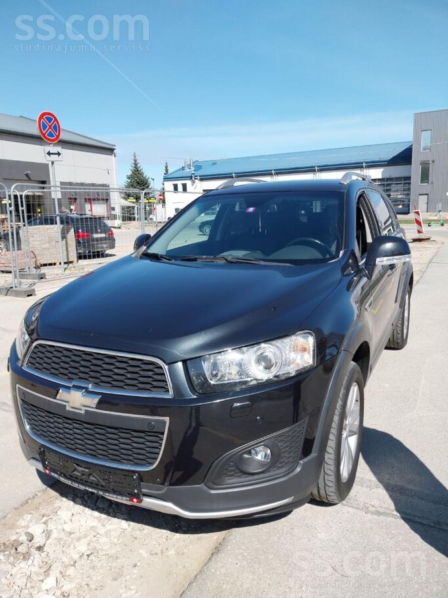 Black Chevrolet Captiva 2013 in Madona, with an engine capacity of 2.20 L and mileage of 292 thousand km for 3995 €, photo 3 on AUTOMOTO.COM.LV