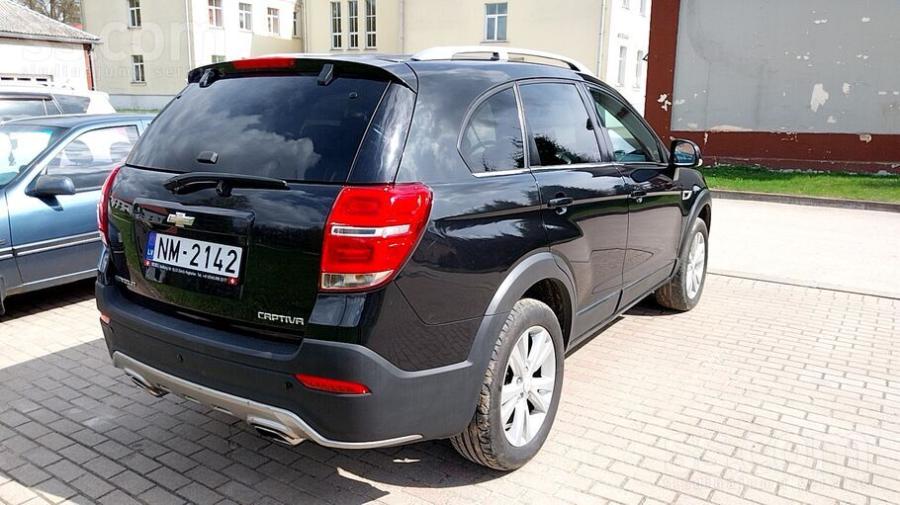 Black Chevrolet Captiva 2013 in Madona, with an engine capacity of 2.20 L and mileage of 292 thousand km for 3995 €, photo 5 on AUTOMOTO.COM.LV