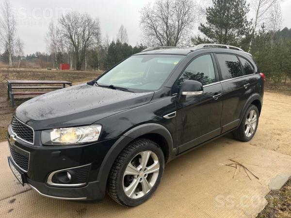 Black Chevrolet Captiva 2014 in Jekabpils, with an engine capacity of 2.20 L and mileage of 216 thousand km for 8900 €, photo 3 on AUTOMOTO.COM.LV