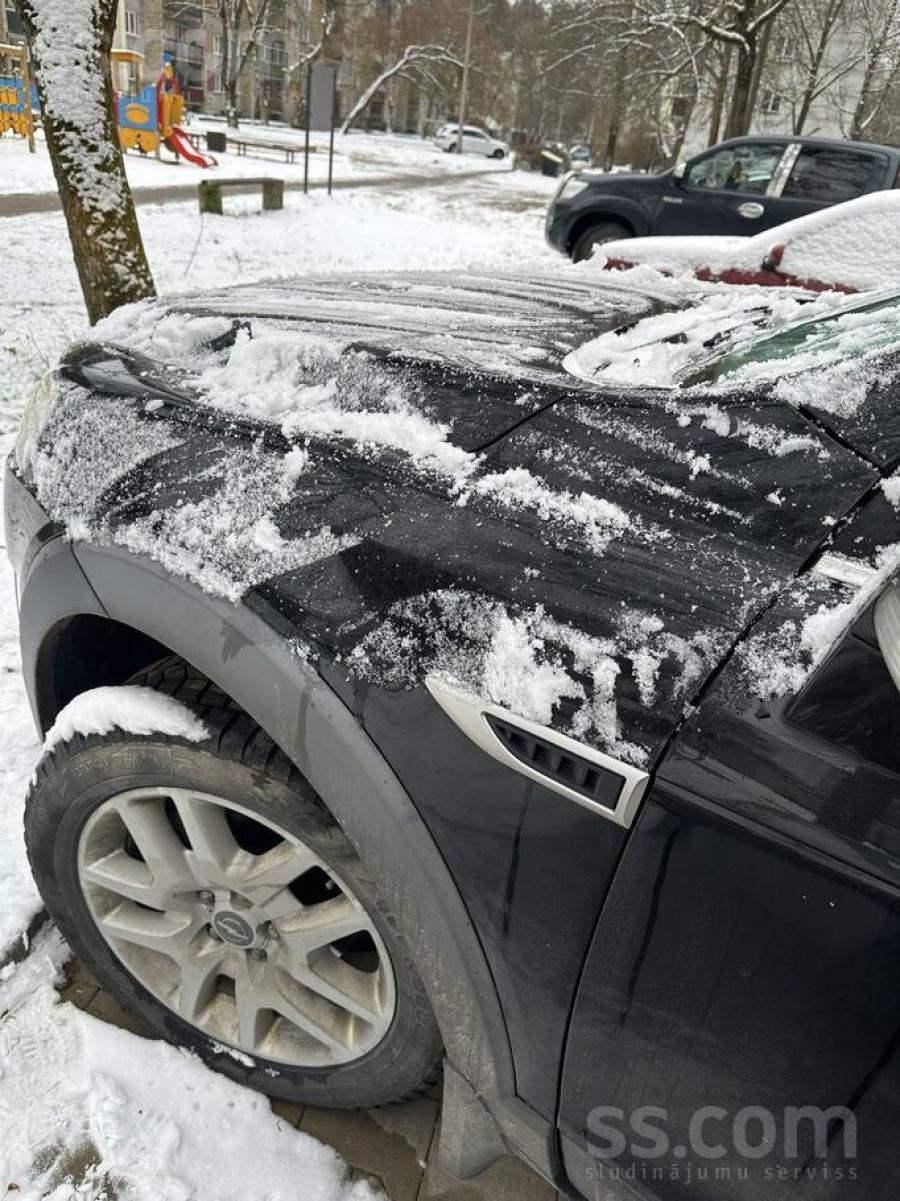 Black Chevrolet Captiva 2014 in Riga, with an engine capacity of 2.20 L and mileage of 319 thousand km for 3025 €, photo 6 on AUTOMOTO.COM.LV
