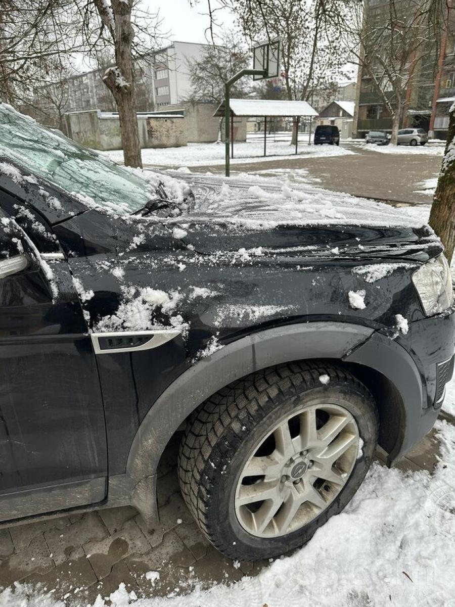 Black Chevrolet Captiva 2014 in Riga, with an engine capacity of 2.20 L and mileage of 319 thousand km for 3025 €, photo 7 on AUTOMOTO.COM.LV