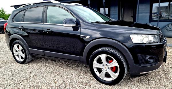 Black Chevrolet Captiva 2014 in Kretinga, with an engine capacity of 2.20 L and mileage of 182 thousand km for 7699 €, photo 6 on AUTOMOTO.COM.LV