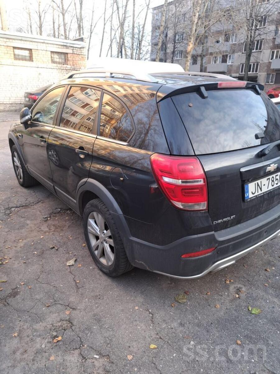 Melns Chevrolet Captiva 2014 Rīga, ar dzinēja tilpumu 2.40 L un nobraukumu 206 tūkst. km par 5750 €, foto 3 vietnē AUTOMOTO.COM.LV