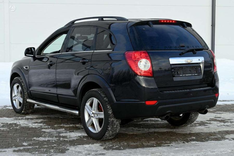 Black Chevrolet Captiva 2012 in Kretinga, with an engine capacity of 2.20 L and mileage of 224 thousand km for 5750 €, photo 9 on AUTOMOTO.COM.LV