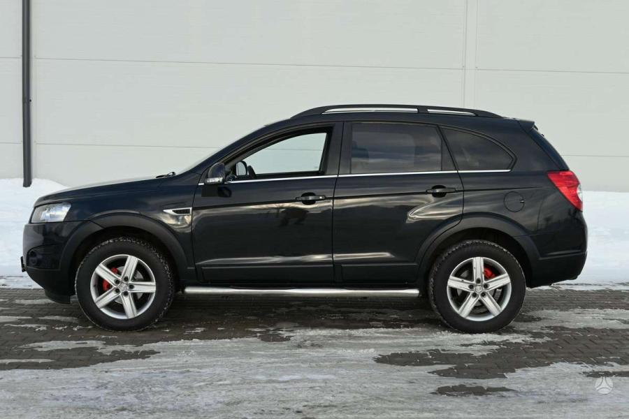 Black Chevrolet Captiva 2012 in Kretinga, with an engine capacity of 2.20 L and mileage of 224 thousand km for 5750 €, photo 12 on AUTOMOTO.COM.LV