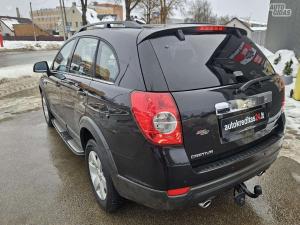 Black Chevrolet Captiva 2013 in Siauliai, with an engine capacity of 2.20 L and mileage of 241 thousand km for 5750 €, photo 5 on AUTOMOTO.COM.LV