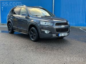 Melns Chevrolet Captiva 2013 Rīga, ar dzinēja tilpumu 2.20 L un nobraukumu 247 tūkst. km par 4290 €, foto  vietnē AUTOMOTO.COM.LV