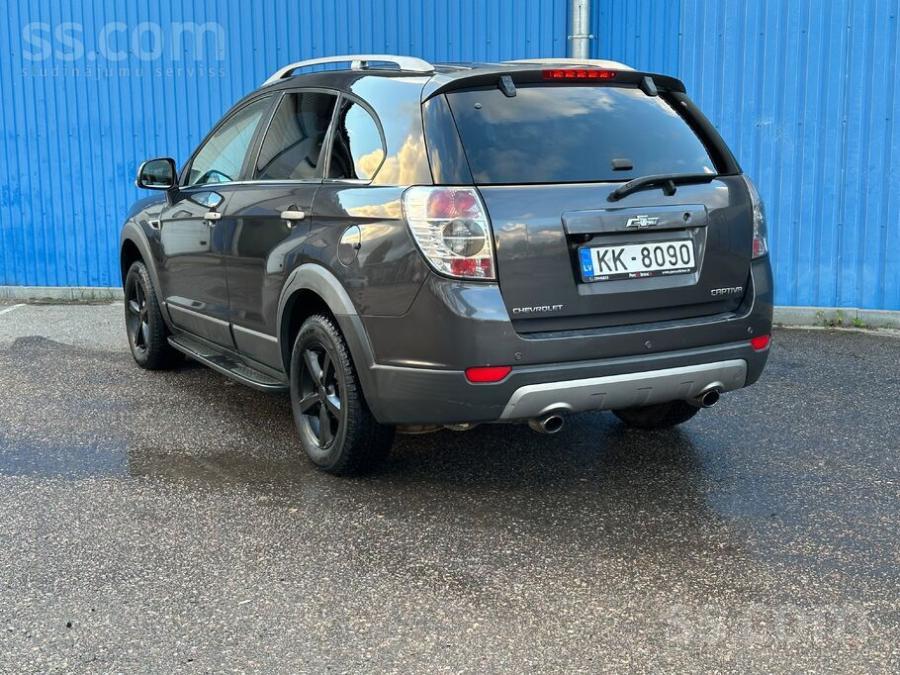 Melns Chevrolet Captiva 2013 Rīga, ar dzinēja tilpumu 2.20 L un nobraukumu 247 tūkst. km par 4290 €, foto 5 vietnē AUTOMOTO.COM.LV