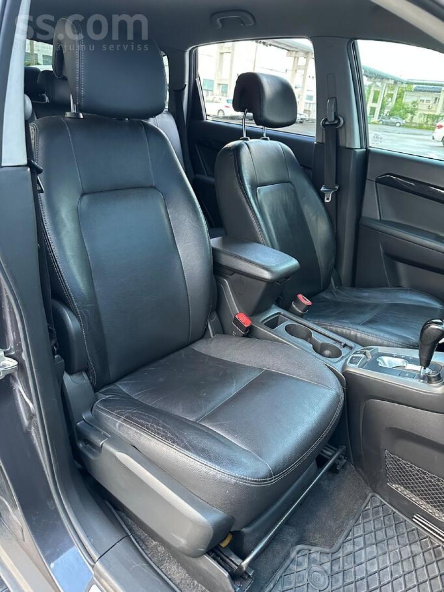 Melns Chevrolet Captiva 2013 Rīga, ar dzinēja tilpumu 2.20 L un nobraukumu 247 tūkst. km par 4290 €, foto 16 vietnē AUTOMOTO.COM.LV