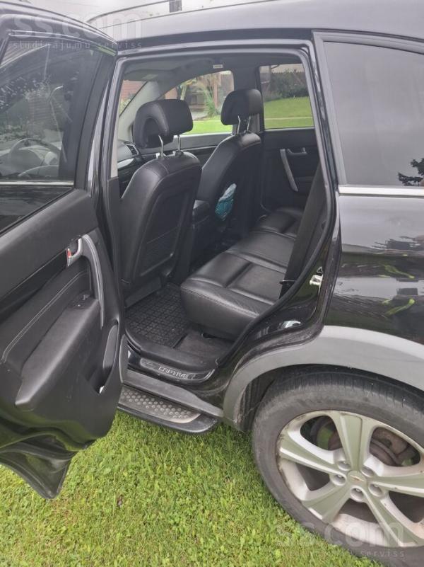 Melns Chevrolet Captiva 2013 Daugavpils, ar dzinēja tilpumu 2.20 L un nobraukumu 253 tūkst. km par 5600 €, foto 7 vietnē AUTOMOTO.COM.LV