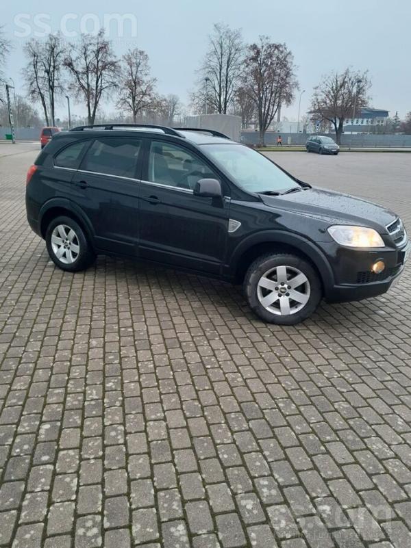 Melns Chevrolet Captiva 2006 Dobele, ar dzinēja tilpumu 2.00 L un nobraukumu 0 tūkst. km par 2600 €, foto 3 vietnē AUTOMOTO.COM.LV