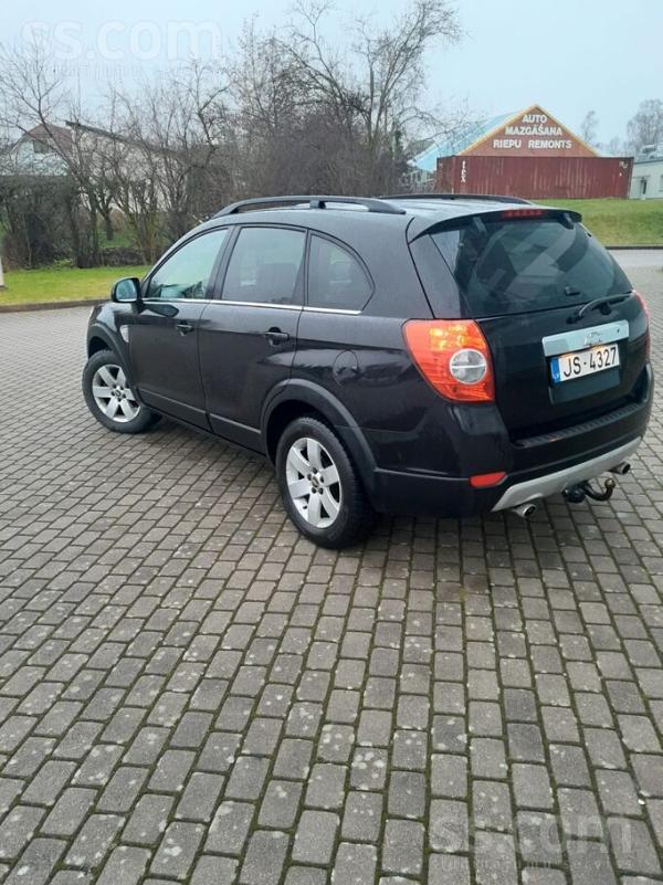 Melns Chevrolet Captiva 2006 Dobele, ar dzinēja tilpumu 2.00 L un nobraukumu 0 tūkst. km par 2600 €, foto 4 vietnē AUTOMOTO.COM.LV