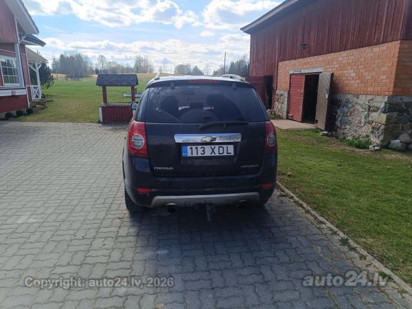 Black Chevrolet Captiva 2007 in Voru, with an engine capacity of 2.00 L and mileage of 285 thousand km for 3000 €, photo 3 on AUTOMOTO.COM.LV