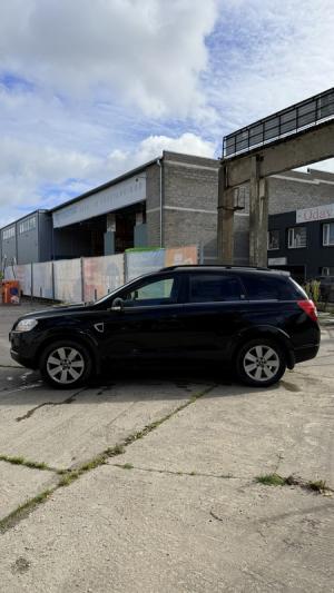Black Chevrolet Captiva 2007 in Tallinn, with an engine capacity of 2.00 L and mileage of 260 thousand km for 3500 €, photo 17 on AUTOMOTO.COM.LV
