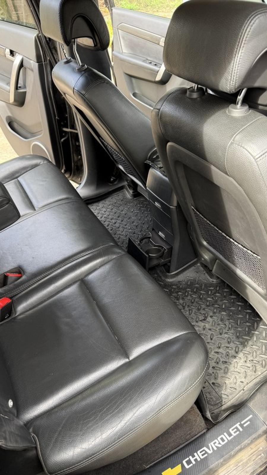 Black Chevrolet Captiva 2007 in Tallinn, with an engine capacity of 2.00 L and mileage of 260 thousand km for 3500 €, photo 22 on AUTOMOTO.COM.LV