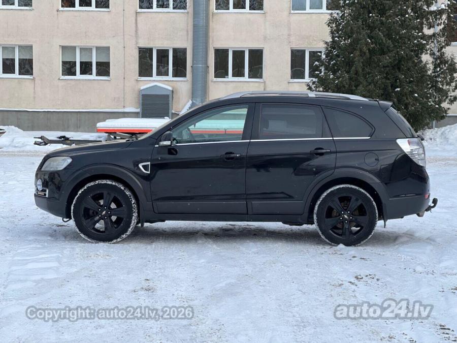 Black Chevrolet Captiva 2008 in Narva, with an engine capacity of 2.00 L and mileage of 237 thousand km for 1999 €, photo 2 on AUTOMOTO.COM.LV