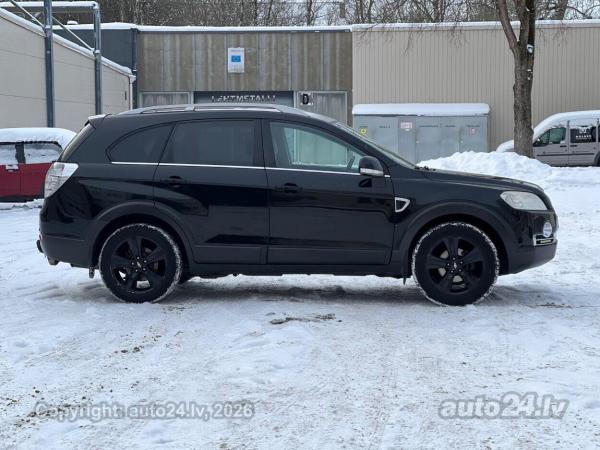 Melns Chevrolet Captiva 2008 Narva, ar dzinēja tilpumu 2.00 L un nobraukumu 237 tūkst. km par 1999 €, foto 6 vietnē AUTOMOTO.COM.LV